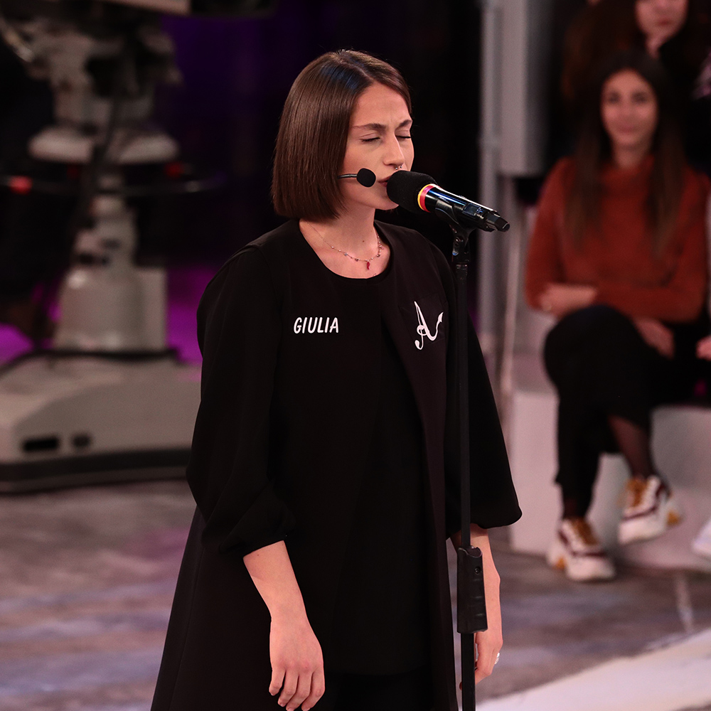 Testo inedito di Giulia – Va tutto bene - Witty TV