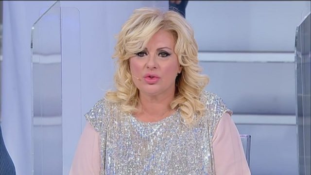 Tina: Egregio signor Mario… - Uomini e donne Clip | Witty TV