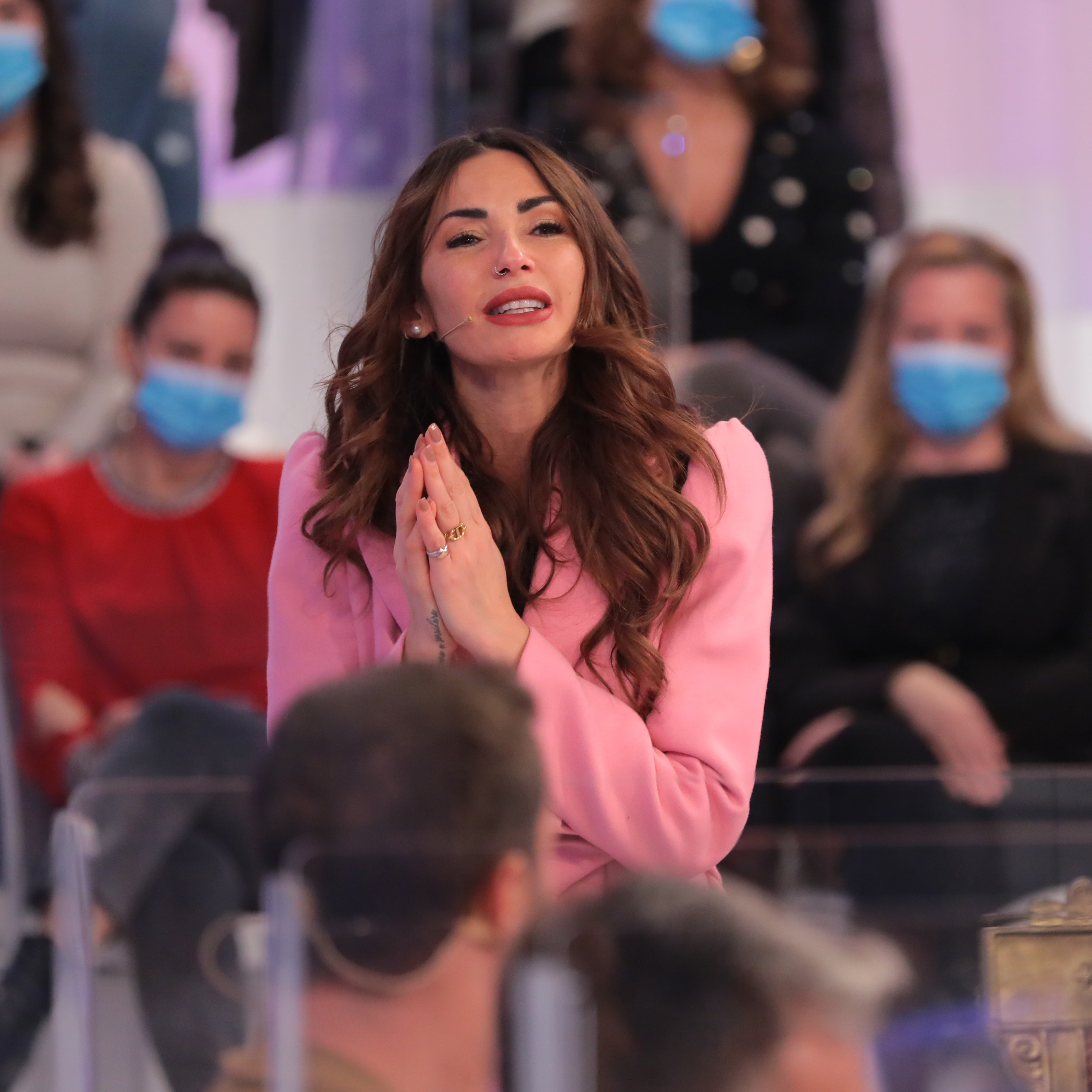 due uomini e mezzo episodi | Witty TV