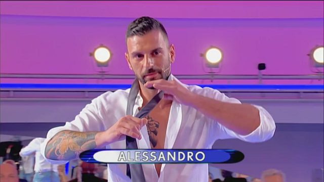 L’amore come in un film- Alessandro - Uomini e donne Clip | Witty TV
