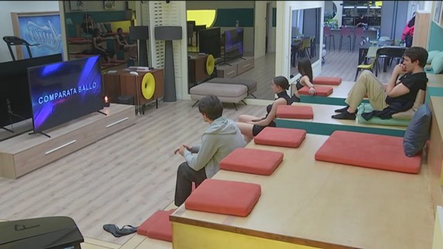 Stéphane Jarny: Dovrete danzare bendati… 28 aprile - Amici Clip | Witty TV