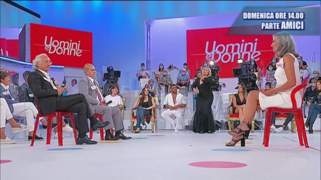 Due nuovi cavalieri per Isabella - Witty TV