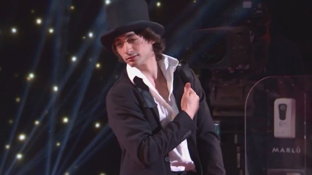 Michele Puttin’ On The Ritz 23 aprile - Amici Clip | Witty TV