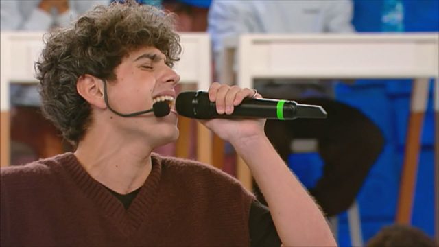 Niveo ottiene il banco 18 settembre - Amici Clip | Witty TV