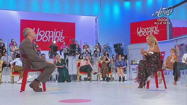 Daniela e Raffaele: una serata… con l’ex! - Uomini e donne Clip | Witty TV