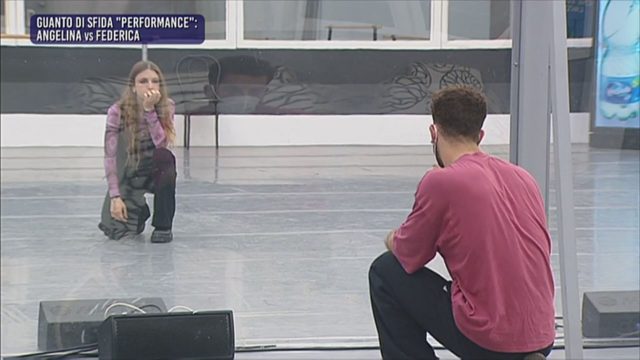 Angelina e lo staging 31 marzo - Amici Clip | Witty TV