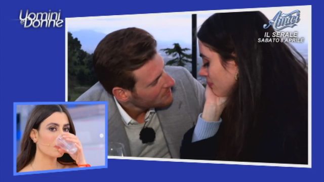 Esterna di Lavinia e Alessio 4 aprile - Uomini e donne Clip | Witty TV