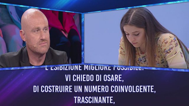 Aaron vs Angelina Guanto di sfida 1 maggio - Amici Clip | Witty TV