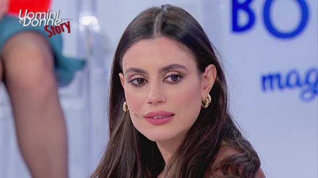 Lavinia e il ventaglio - Uomini e donne Clip | Witty TV