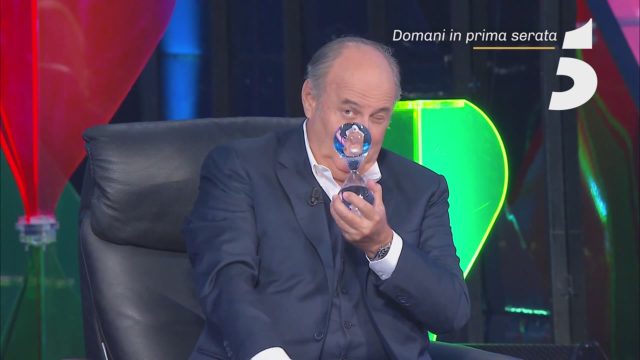 La quinta puntata ci aspetta domani - Witty TV