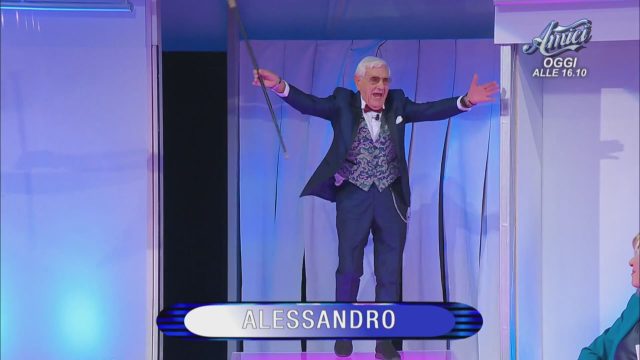 La sfilata di Alessandro. Sono il migliore, vieni a scoprire perché ...