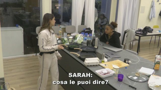 Marisol e Sarah a proposito di Stella 23 novembre - Amici Clip | Witty TV