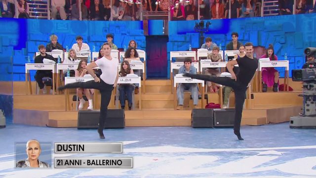 Dustin – Il compito del prof. Emanuel Lo – 3 dicembre - Witty TV