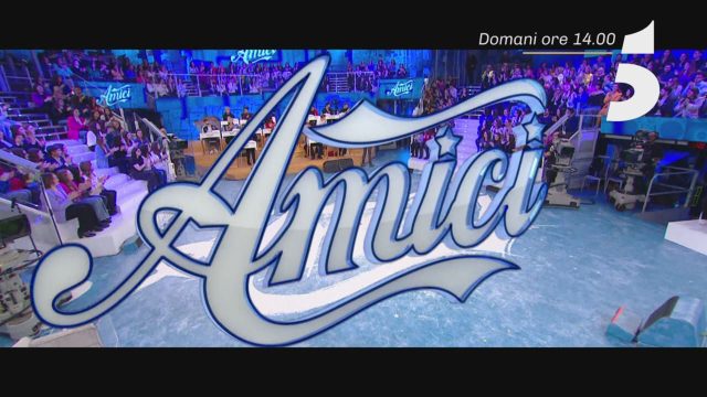 Domani è domenica e ci attende Amici - Witty TV
