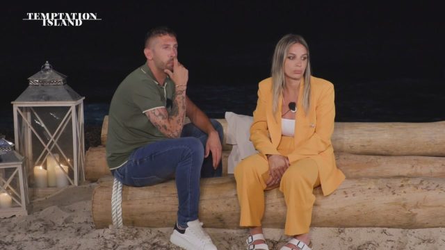 Christian e Ludovica: il falò di confronto anticipato - Witty TV